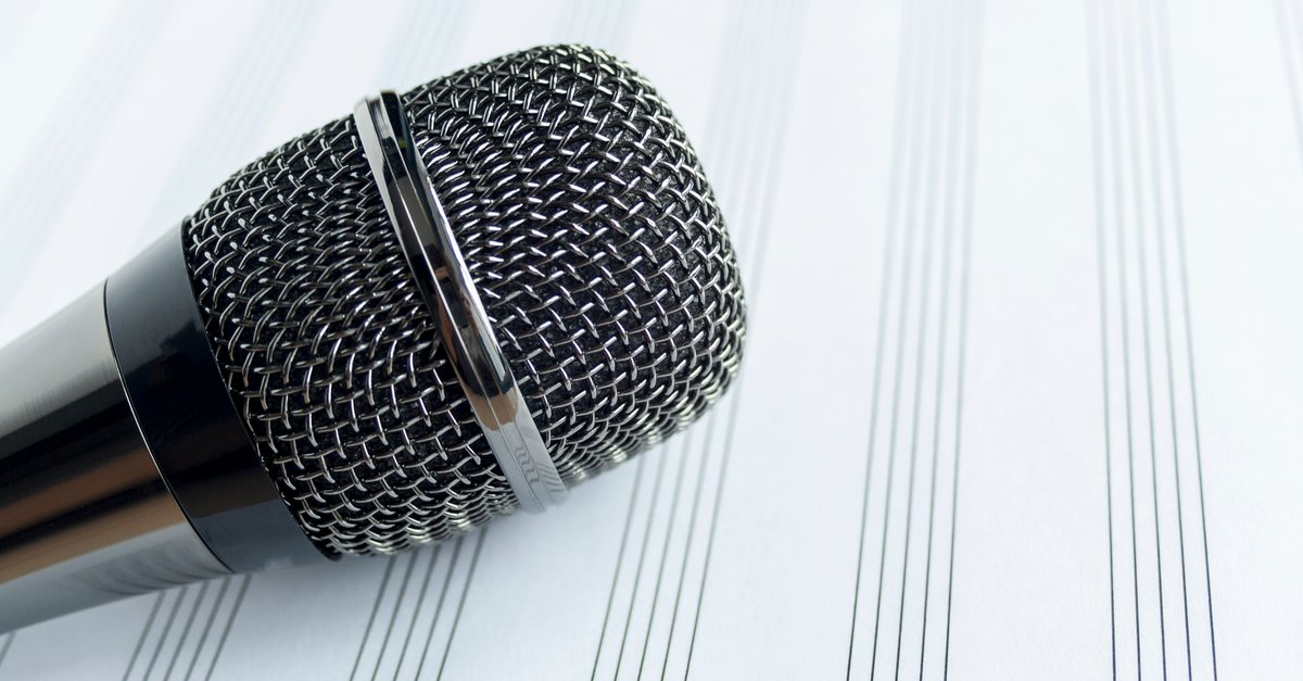 Genius Lyrics Card Maker: Bilder mit Songtexten erstellen