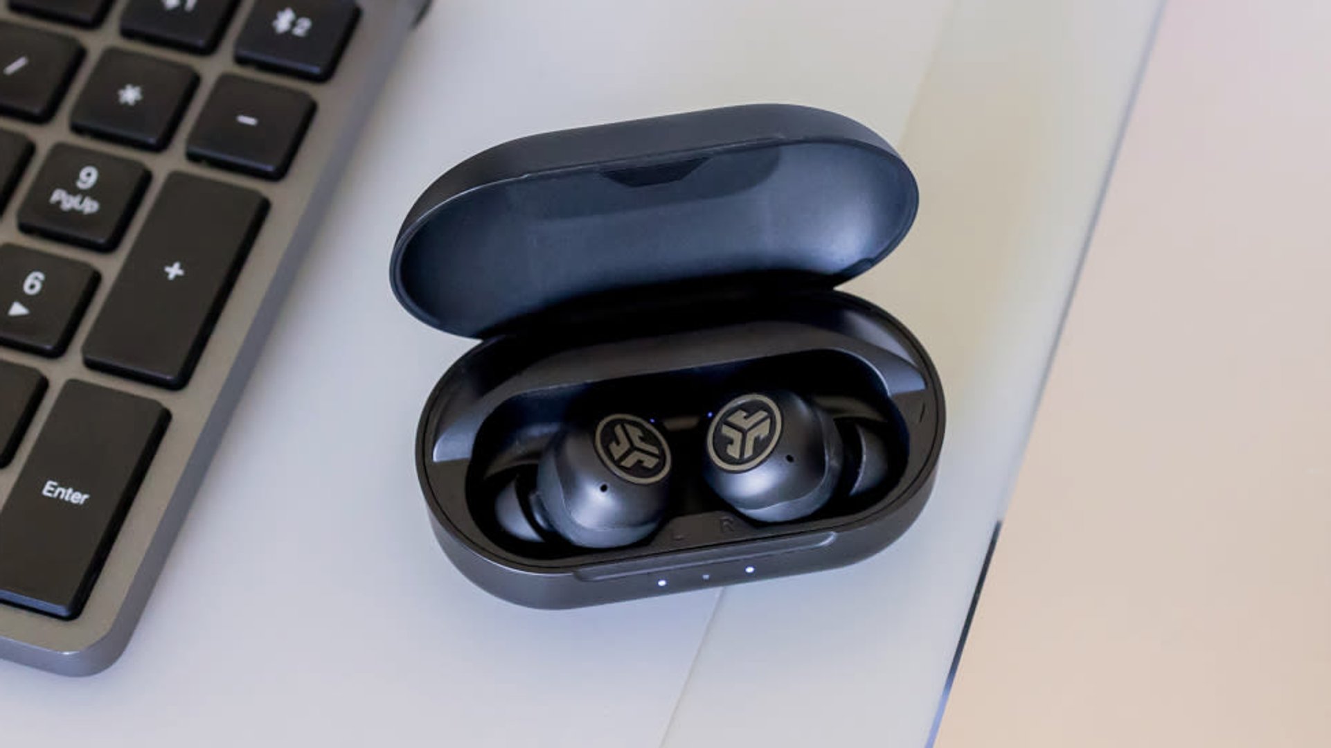 Smarter Sound zum Serien-Streaming: Das können die neuen JLab In-Ears