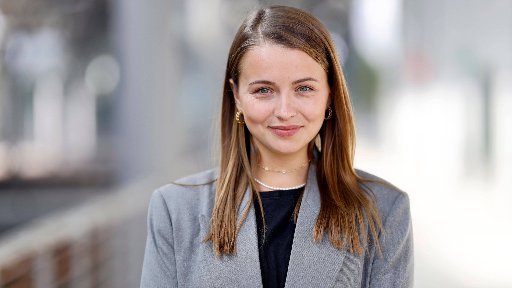 AWZ-Comeback: Julia Wiedemann kehrt als Lucie zurück – und das völlig ...