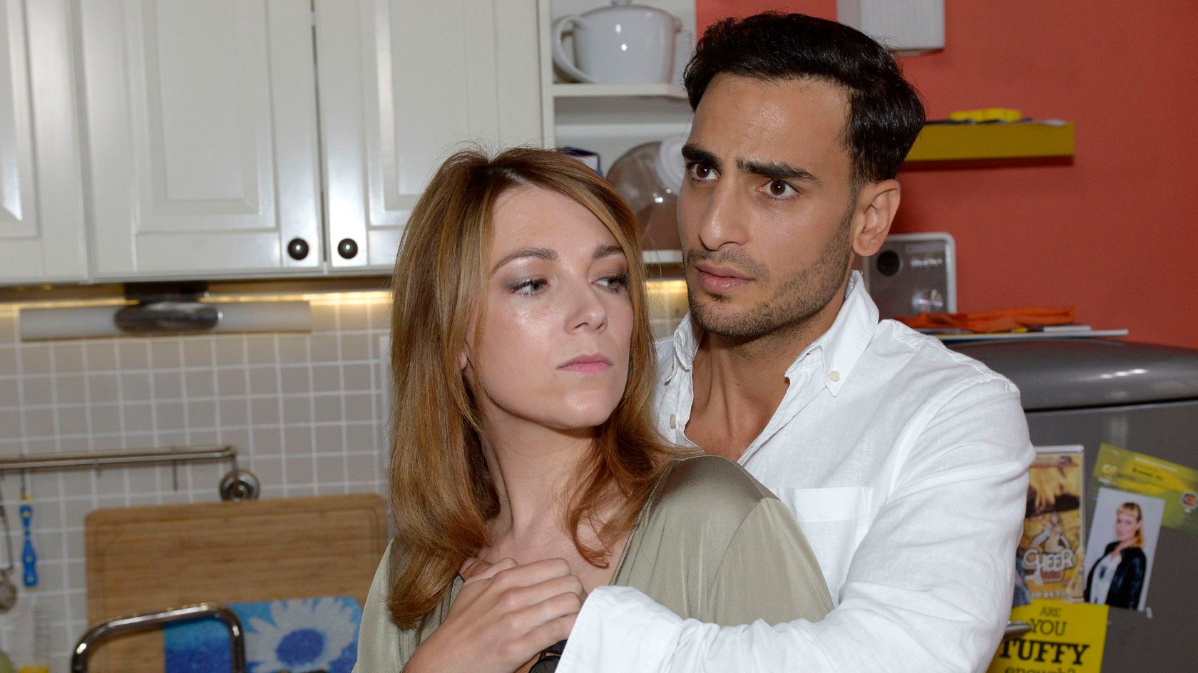 GZSZ-Folge klärt dringende Frage: Wer steckt hinter den Drohanrufen?