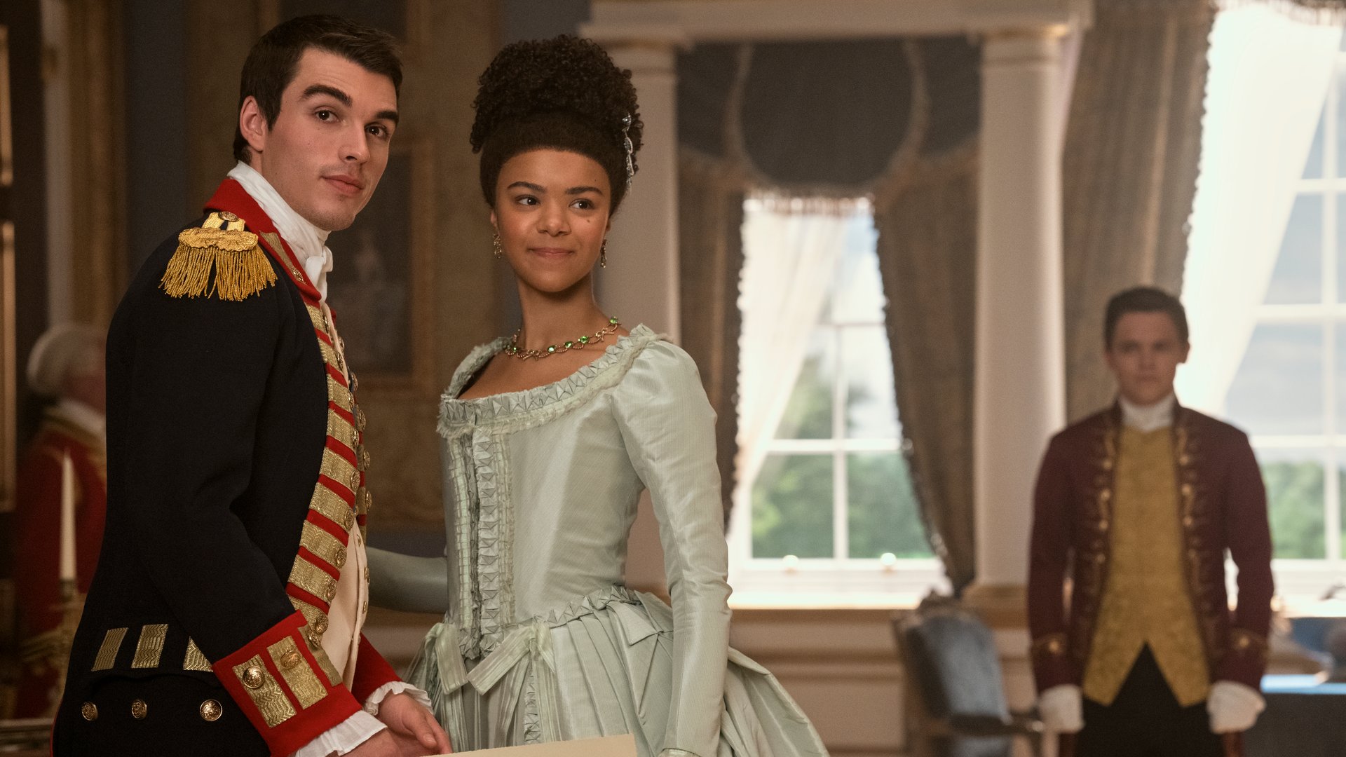 Netflix-Hit „Queen Charlotte“: Daher kennt ihr den Cast des „Bridgerton ...
